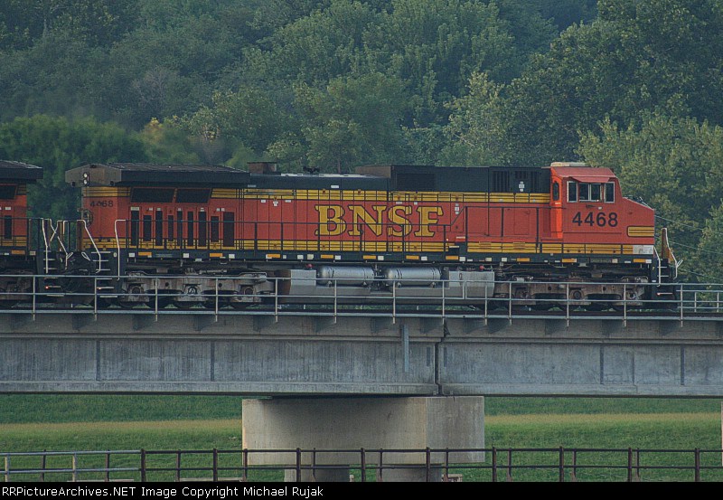 BNSF 4468